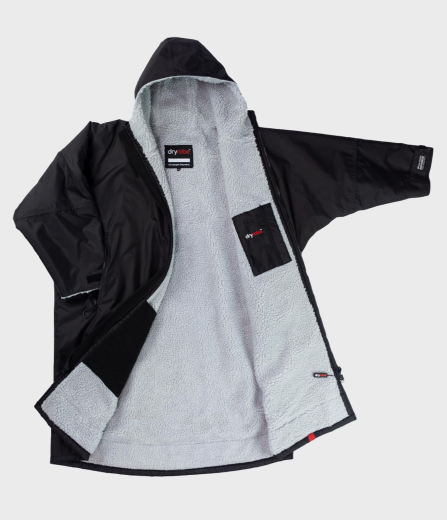 Dryrobe: Der ultimative Outdoorponcho für aktive Abenteurer | breakouts